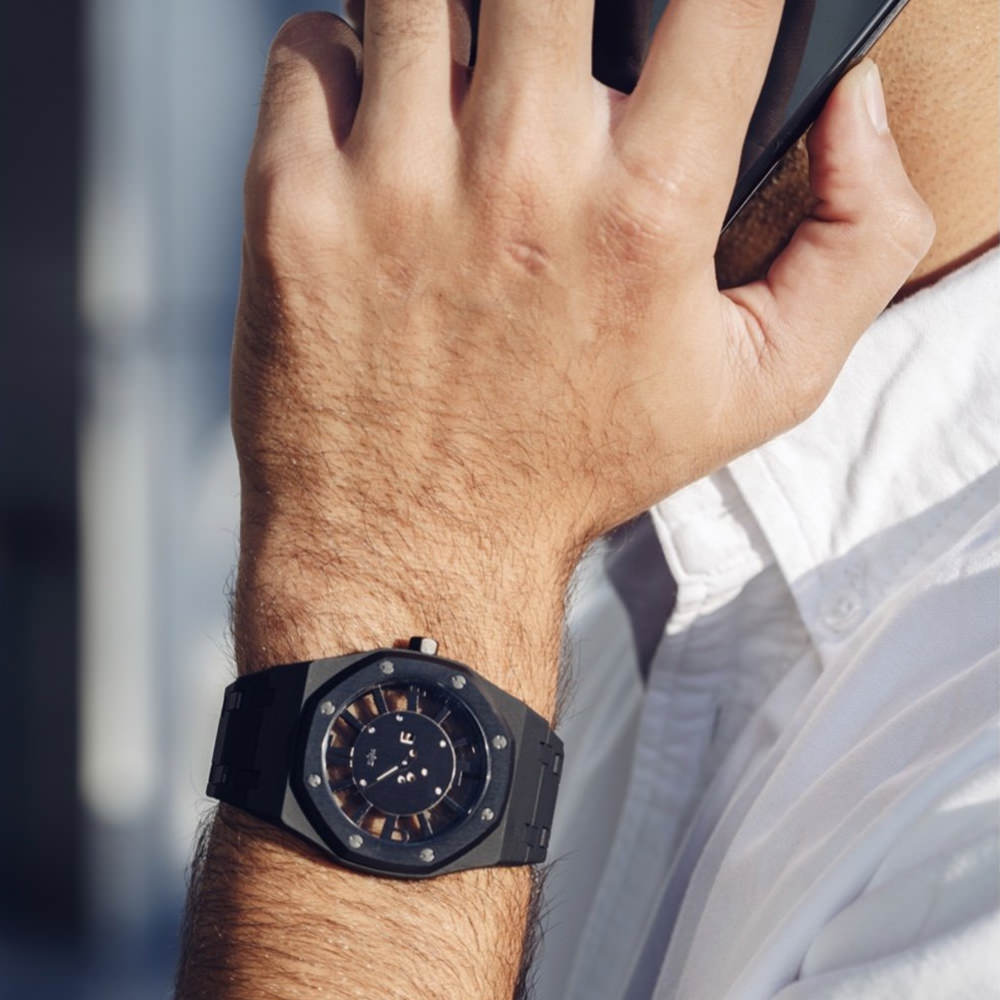 Eight Kuwait Watch The CardinalEight Kuwait Watch The Cardinal - OFour