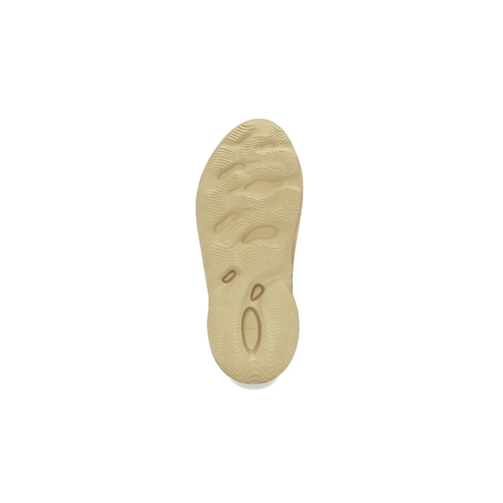 adidas Yeezy Foam RNR Desert Sandadidas Yeezy Foam RNR Desert Sand - OFour