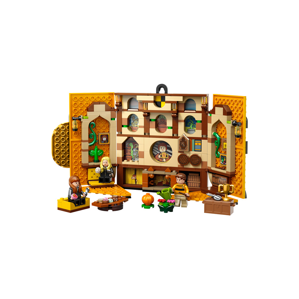 LEGO Harry Potter Hufflepuff House Banner Set 76412LEGO Harry Potter ...