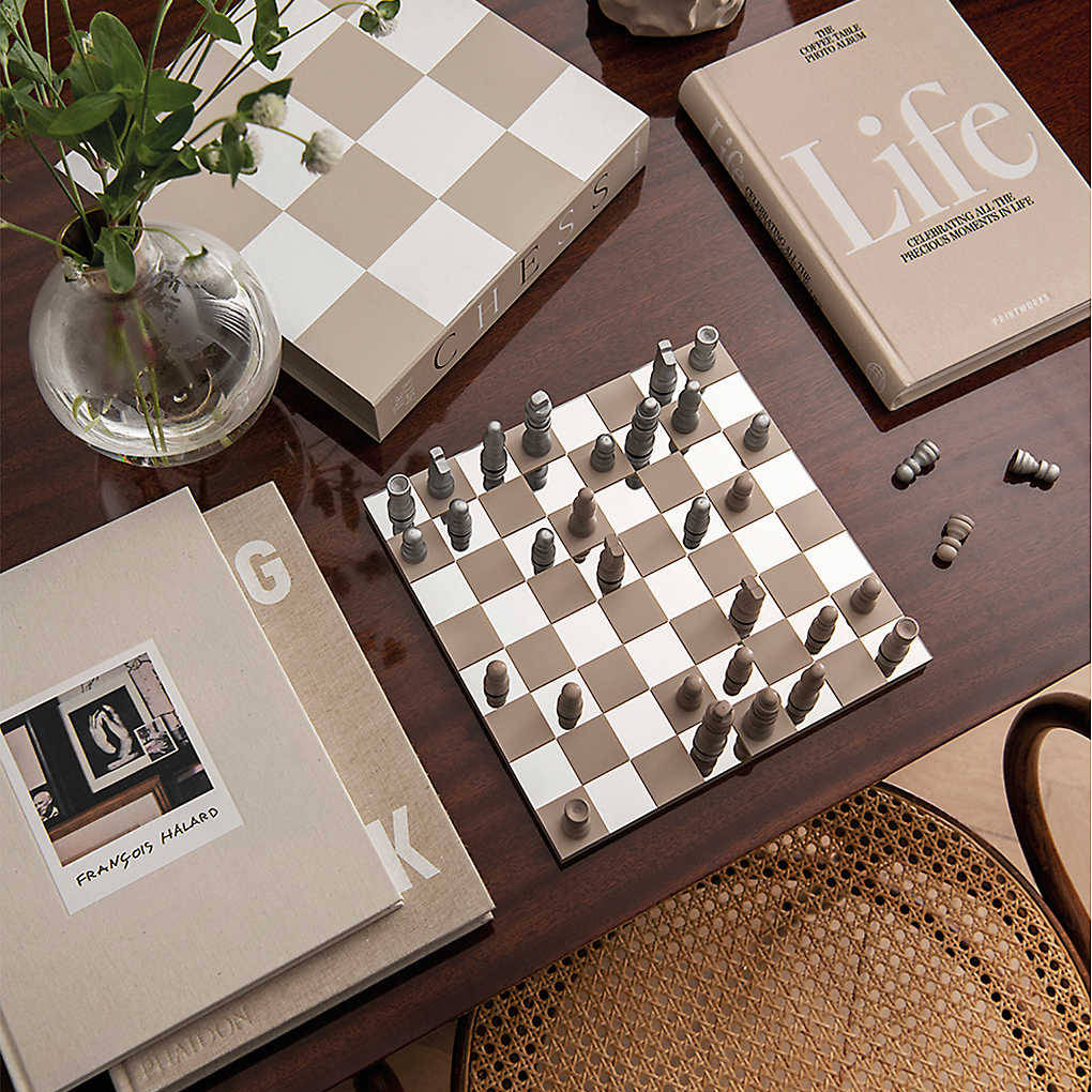 The Art Of Chess chess setThe Art Of Chess chess set - OFour